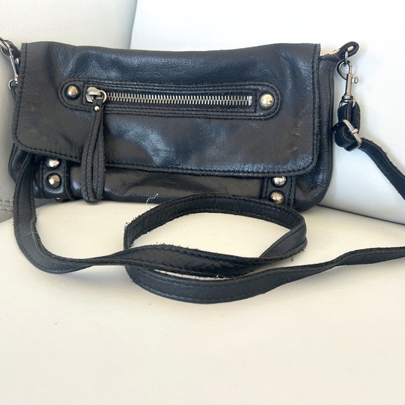 LINEA PELLE CROSSBODY | Bags | Linea Pelle Linea Pelle Crossbody | Poshmark